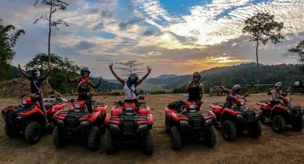 Crocodile Man Tour Costa Rica | Jaco Canopy Tour | AXR Jaco