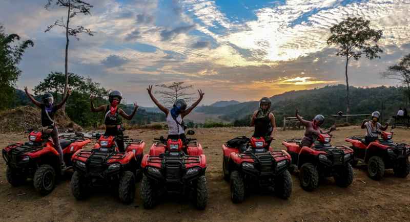 Crocodile Man Tour Costa Rica | Jaco Canopy Tour | AXR Jaco